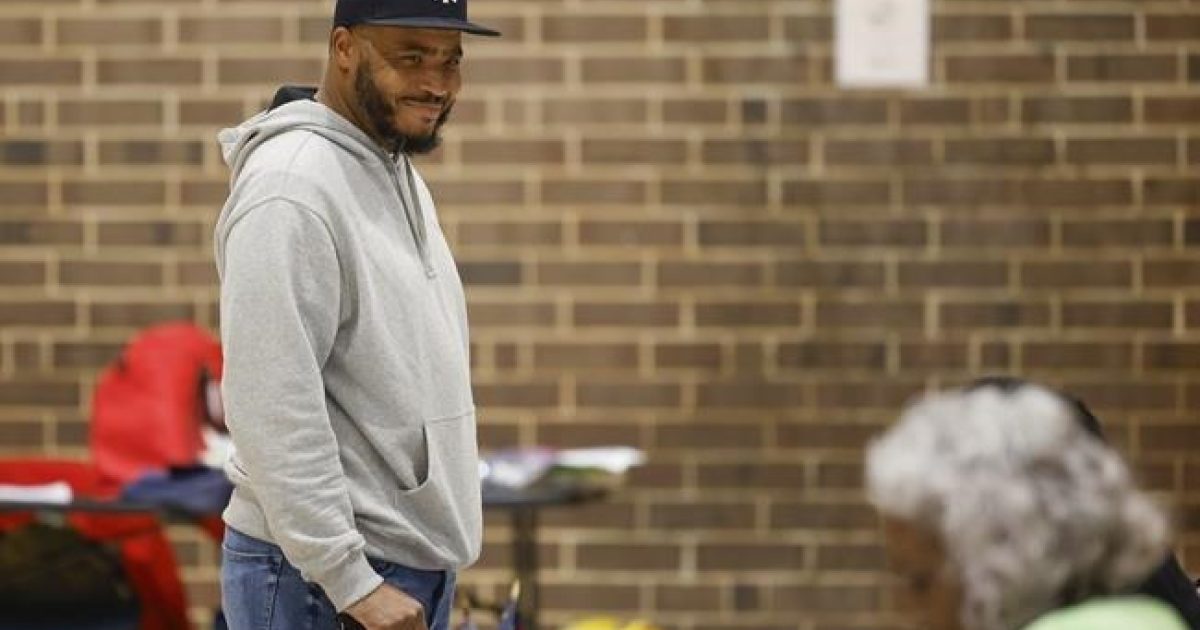 National Newswatch | GOP candidate Kelly Daughtry appears headed to a…