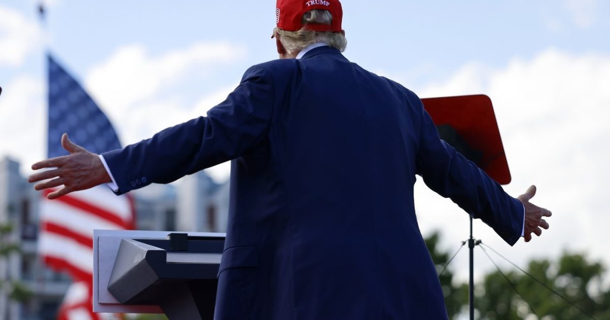 National Newswatch | Trump says Teamsters president will speak at…