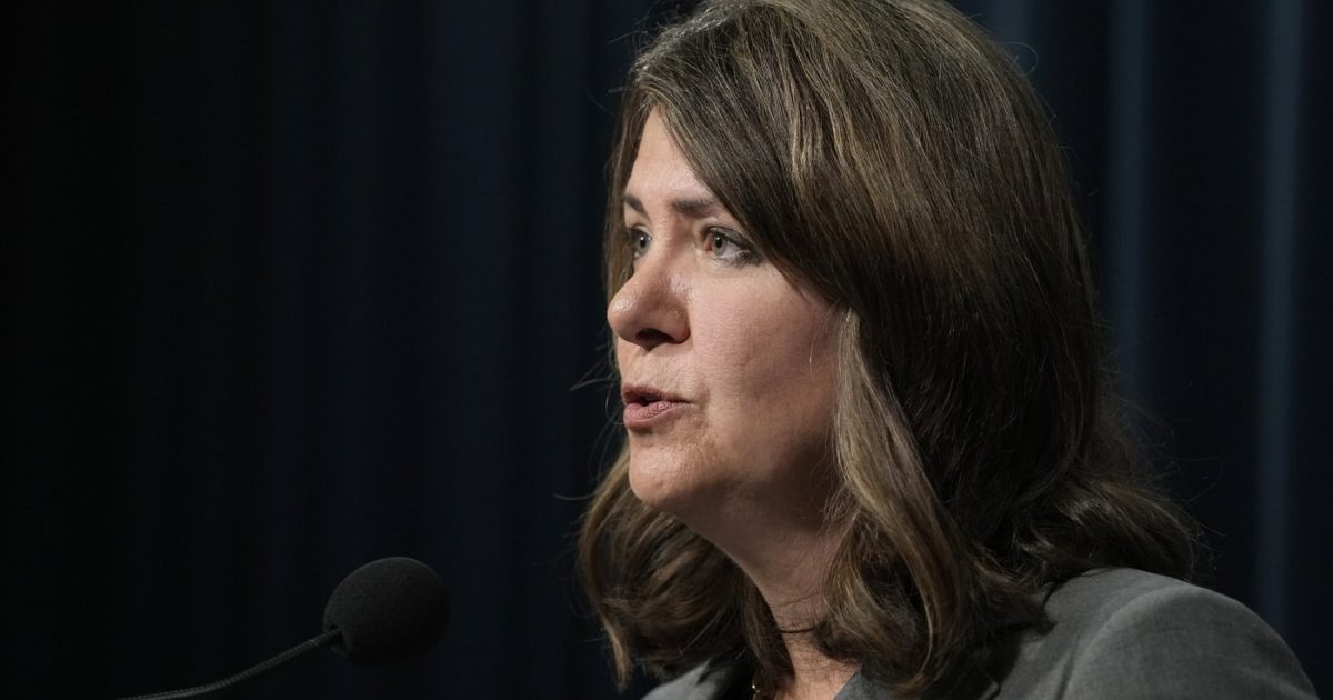 National Newswatch | Smith, Alberta Next panel's first town hall…