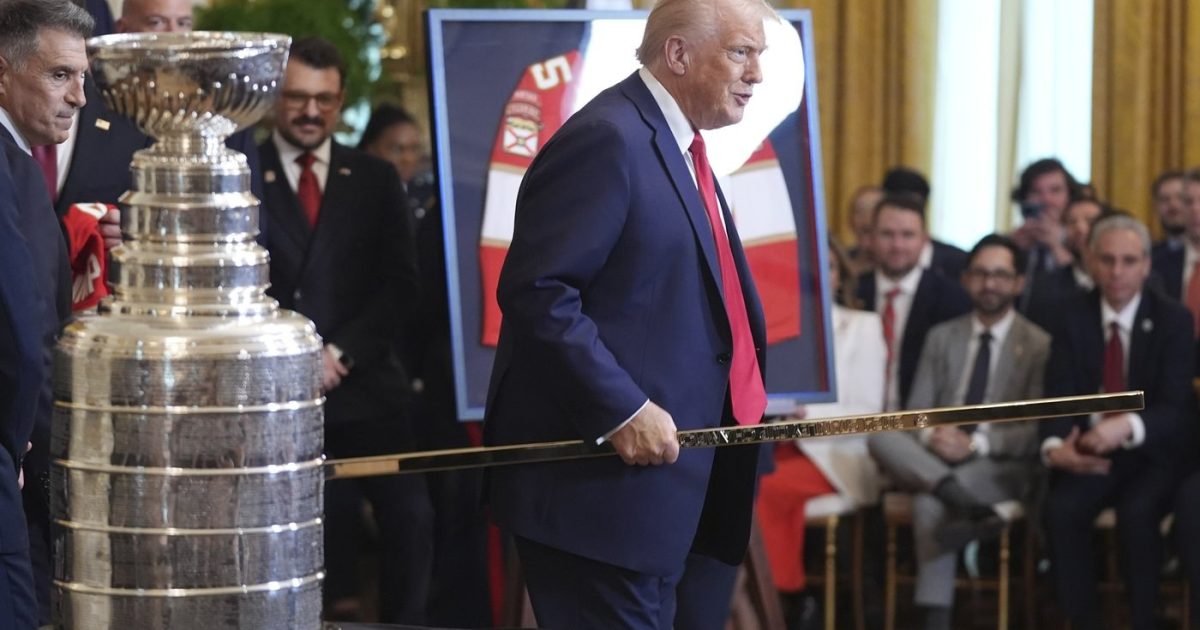 National Newswatch | Trump sticks to hockey, avoids tariff talks…