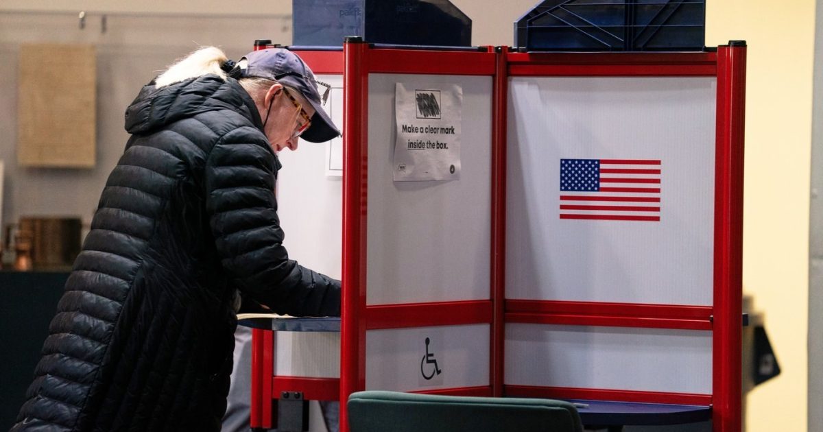 National Newswatch | The Latest: US voters head to the polls in first…