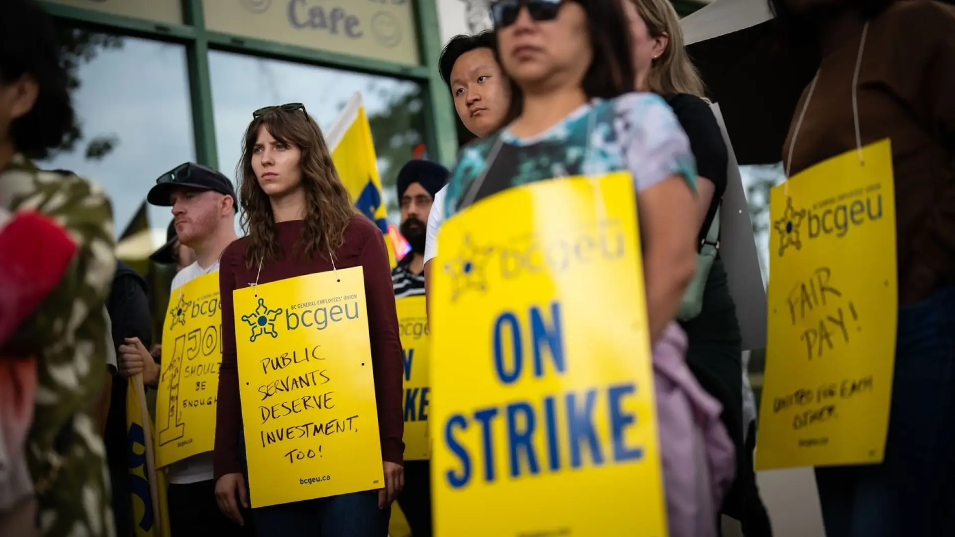 National Newswatch | B.C.'s public service workers escalate strike to…