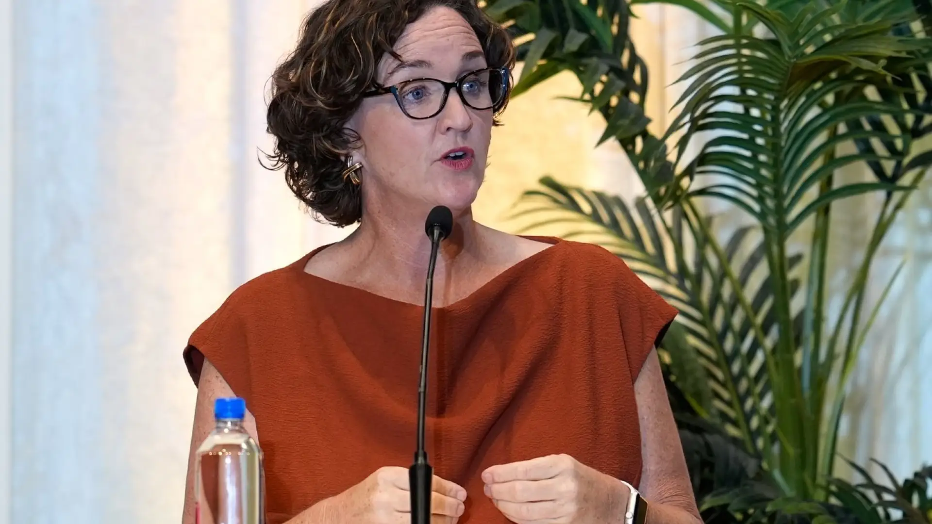 National Newswatch | Leading candidates to square off in TV debate at…